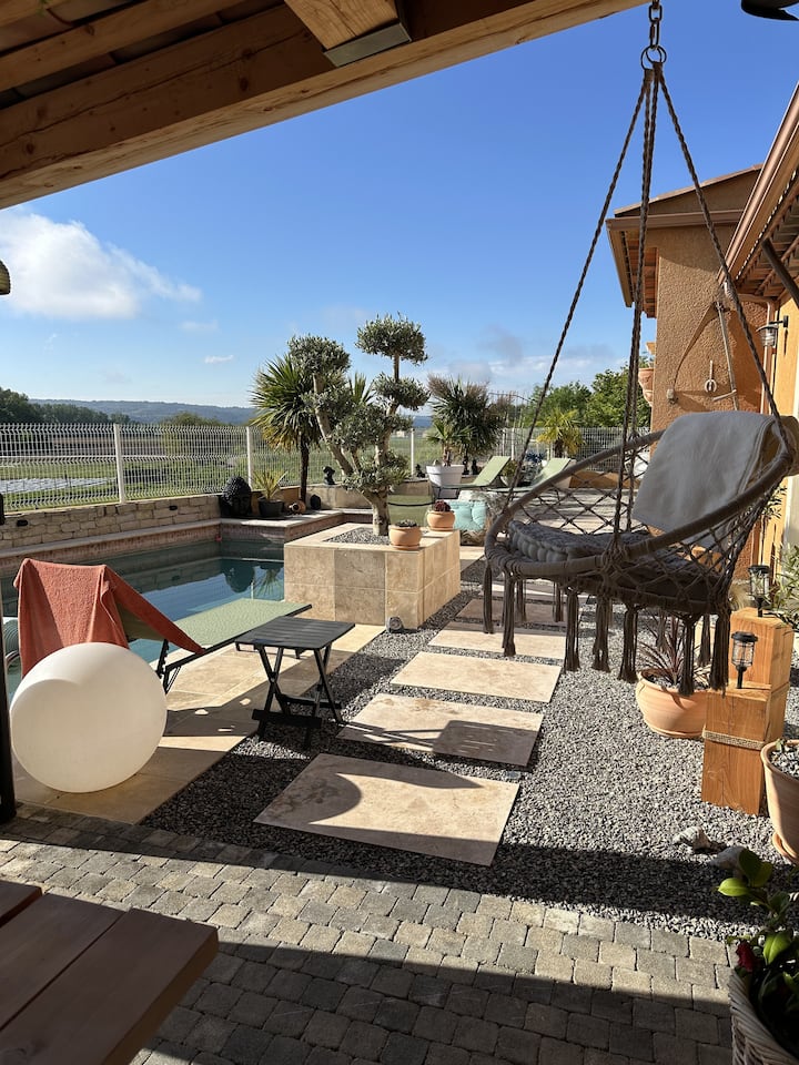 Grande Maison En Campagne Avec Studio Indépendant. - Manosque