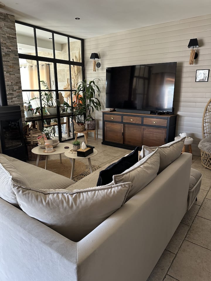Grande Maison En Campagne Avec Studio Indépendant. - Valensole