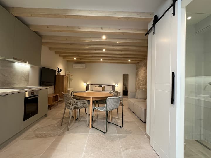 Casa Maja Basement Studio - Comisa