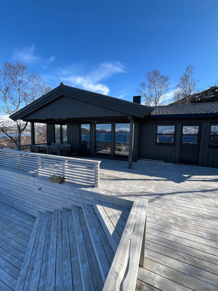 Nordlys, Fjordutsikt Og Ro Nær Tromsø - Norway
