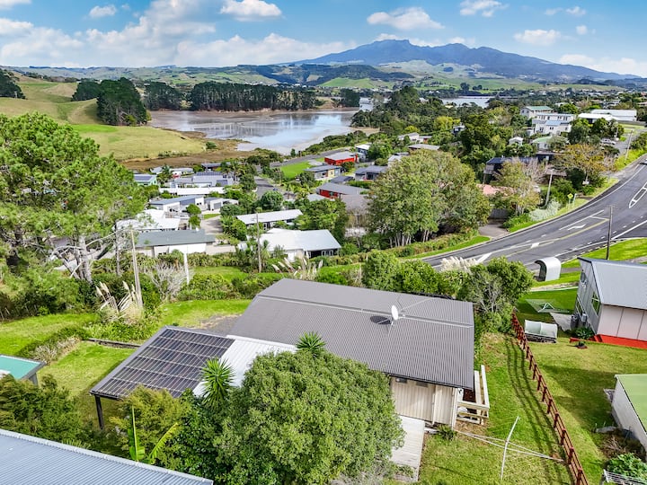 Kaitoke Vista - Raglan Holiday Home - Raglan