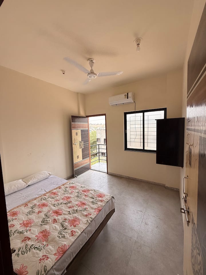 Govind Homestay - コールハープル