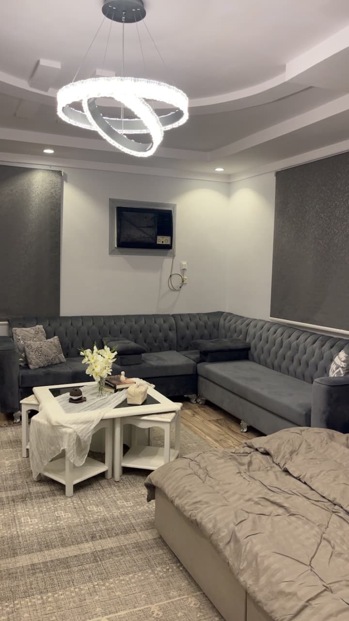 استديو مميز بدخول ذاتي - Meca
