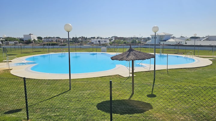Rumbo Al Levante:tu Refugio Con Jardín En Sanlúcar - Trebujena