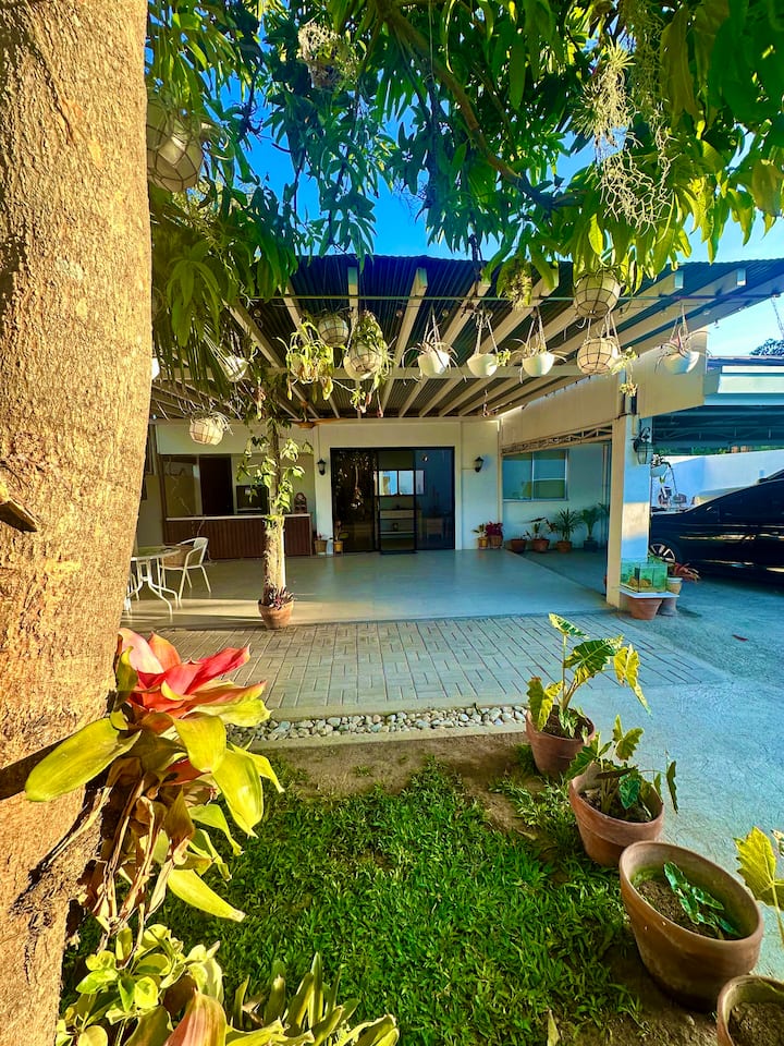 Evergreen: 2br Private Villa In Cavite • Pool - Cavite City