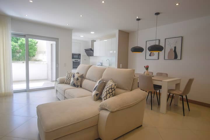 Rooftop Pool/luxury Apartment/private Parking - Lagos