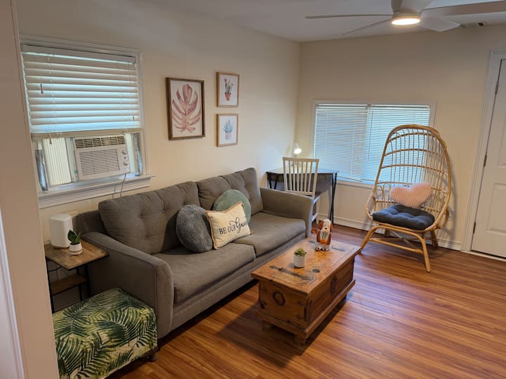 Fall Is Fabulous At The Ideal Cottage! - Monmouth County, NJ