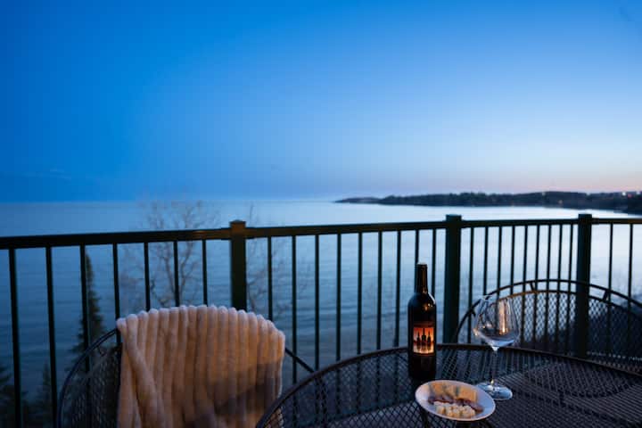 Superior Lakefront 2br Retreat | Pool• Hot Tub• Ev - Two Harbors, MN