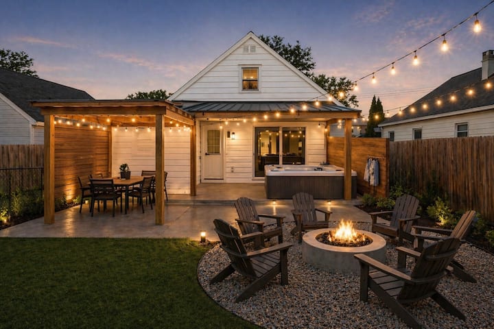 New! Hot Tub + Fire Pit | 3br Near Lake Erie - Erie, PA