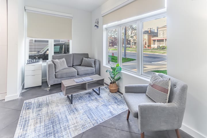 Cozy Tremont Studio Minutes From Downtown - Cleveland, OH
