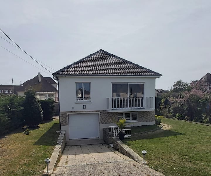 Au Bord De La Mer Location Avec Jardin 6 P. - Ouistreham