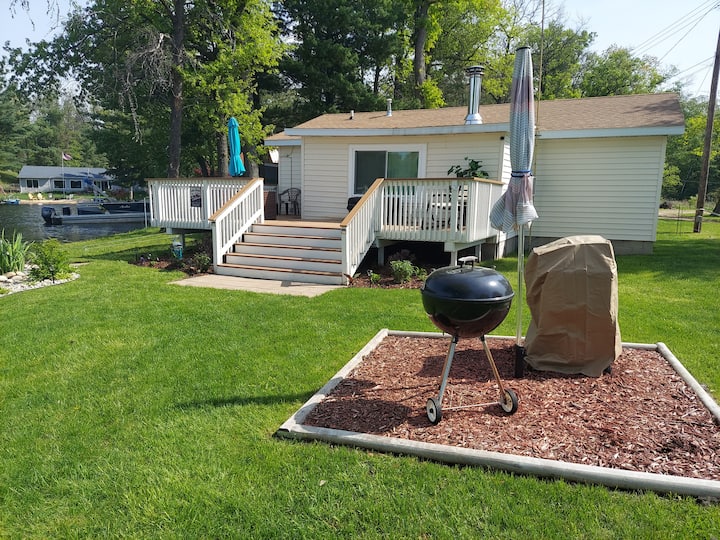 Lakefront Cabin 
All Sports Lk., Fishing, Kayaks - Jackson Lake, Roscommon Township