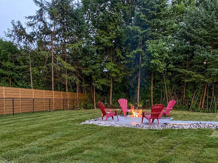 Camp Happy A-frame | Volleyball, Firepit! - Port Franks