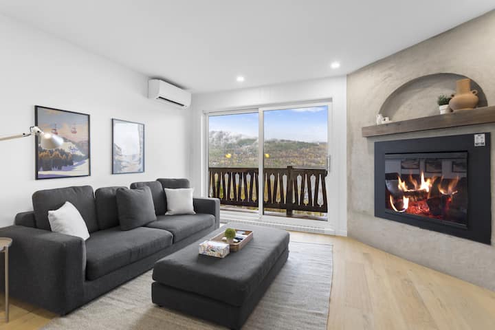 Tremblant Lakeview Retreat W/ Balcony & Fireplace - Mont-Tremblant