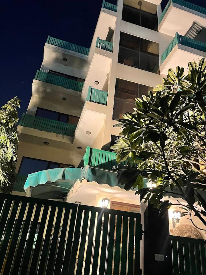 Hotel Next To Expo Mart
"Urban Homes Stay" - Noida