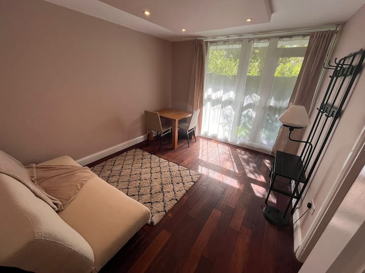 1 Bed Flat, Elephant & Castle, Fibre 100mb, Zone 1 - Camberwell - London