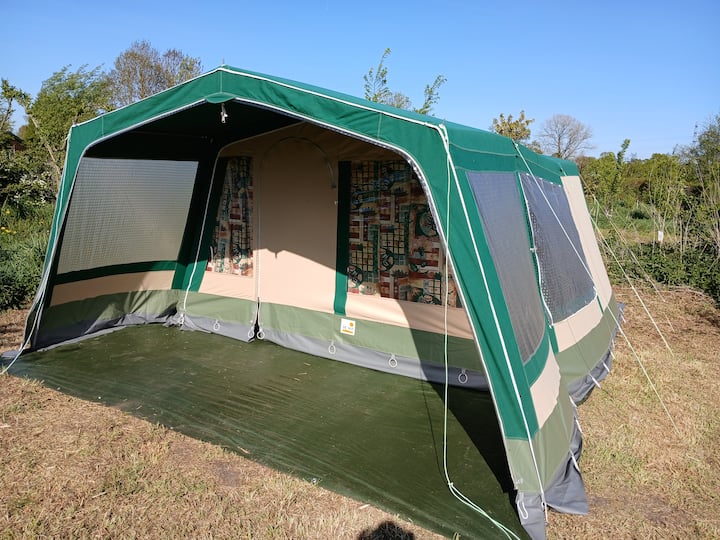 Retro 80'er Jaren Familietent In Voedselbos - Barneveld