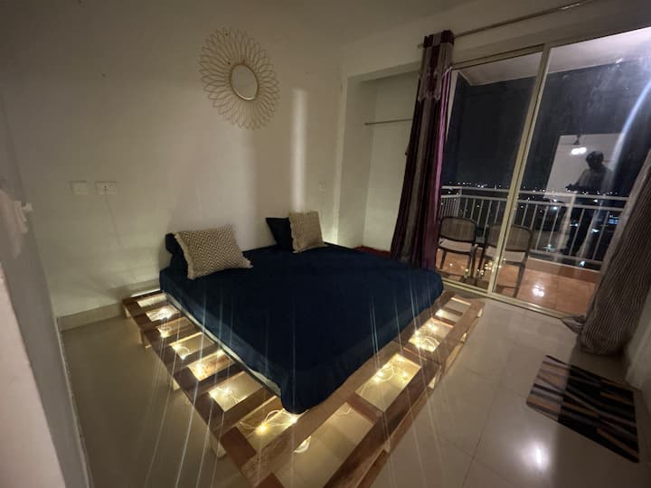 Signature Stays (Self Check-in) -Smart Home (13th) - Karnal