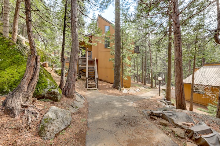 2 Mi To Dorabella Cove: Dog-friendly Townhouse! - Shaver Lake, CA