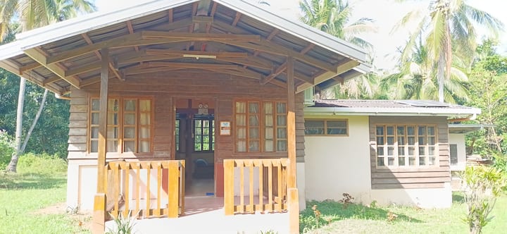 Beach Access Staycation Retreat House - Narra