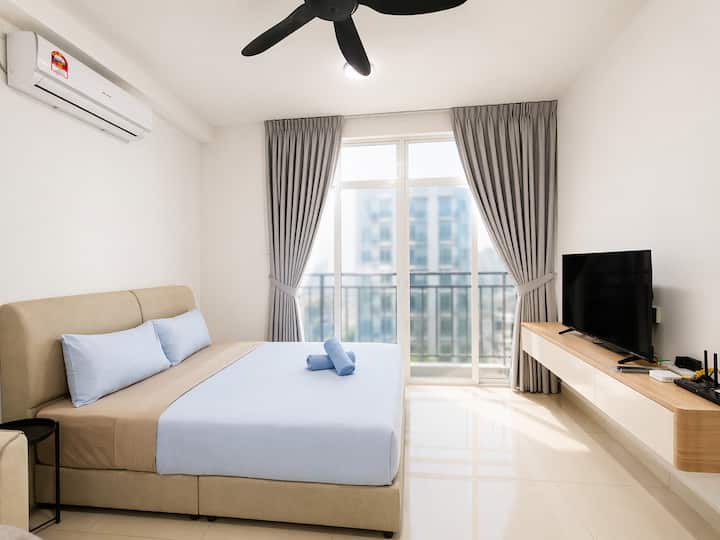 Trellis Stylish Studio, Near Ciq, Wi-fi, Netflix - Sembawang