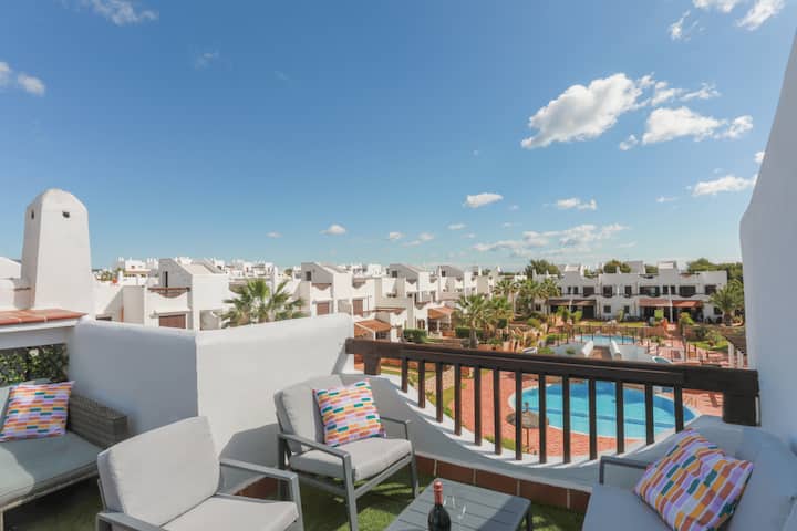 Casa Flores Sunset Rooftop Retreat, Near Beaches - Cala Figuera