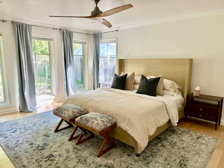 3 Br Modern Luxury Getaway In Stony Brook Village - Stony Brook, NY