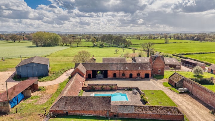 Stunning Five Bedroom Home Near Tewkesbury - Tewkesbury