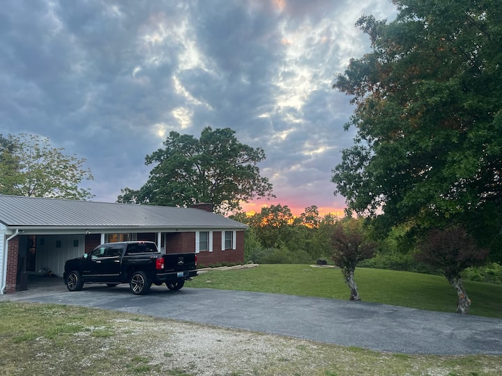 Tj’s Place - Yatesville Lake, Louisa