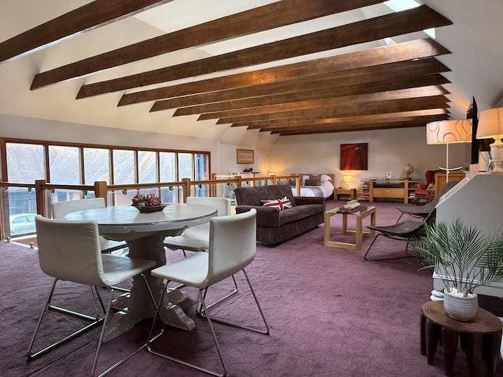 Surrey Hills Retreat - Guildford