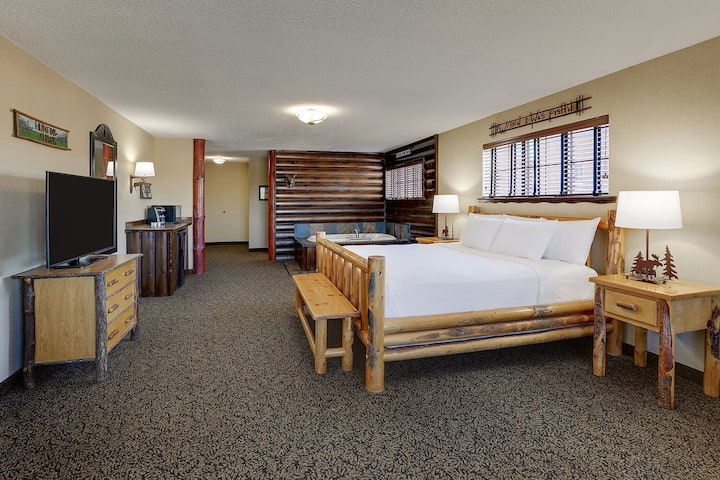 Moline Stay | 1 Unit | Near Quad Cities Center - Davenport, IA