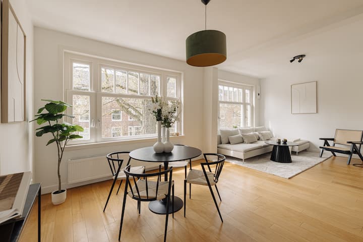 Ruim, Stijlvol En Rustig Appartement In Oud-zuid - 암스텔벤