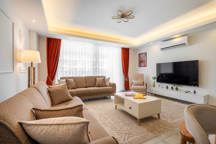 Harika Deniz şEhir Manzarasında Havuzlu Villa. - Mahmutlar