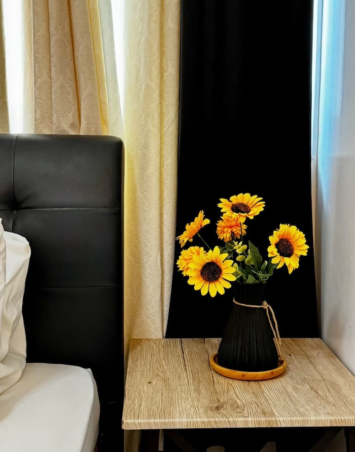 Warm & Cozy Rustic 1br Condo Retreat - Quezon City