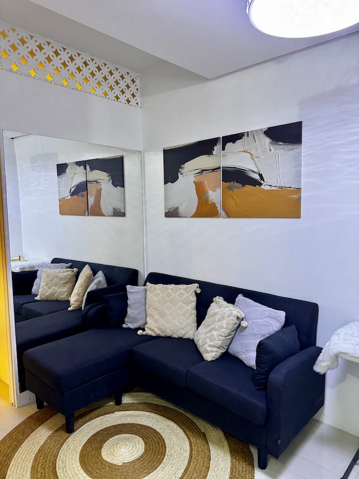 Warm & Cozy Rustic 1br Condo Retreat - Quezon City