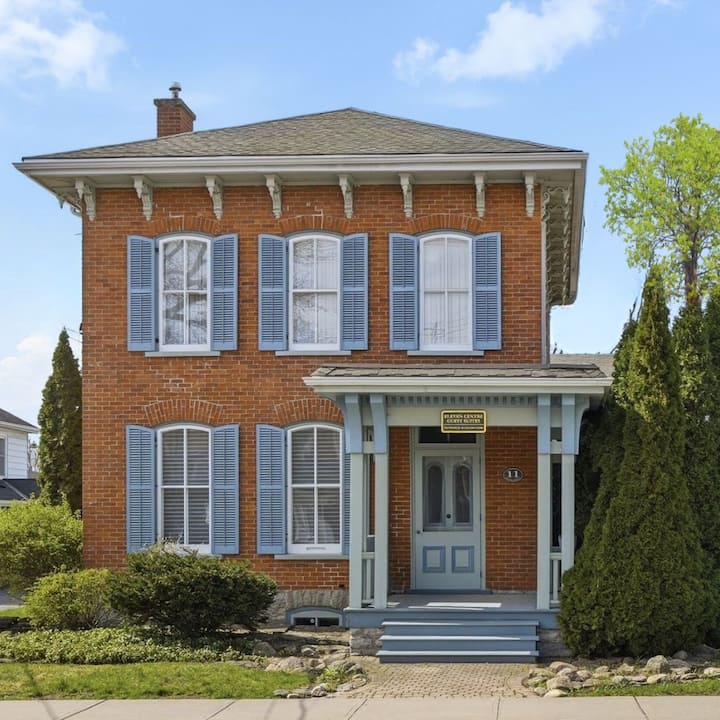 Williamson House | Upper Suite | 1 Bedroom, Picton - Picton