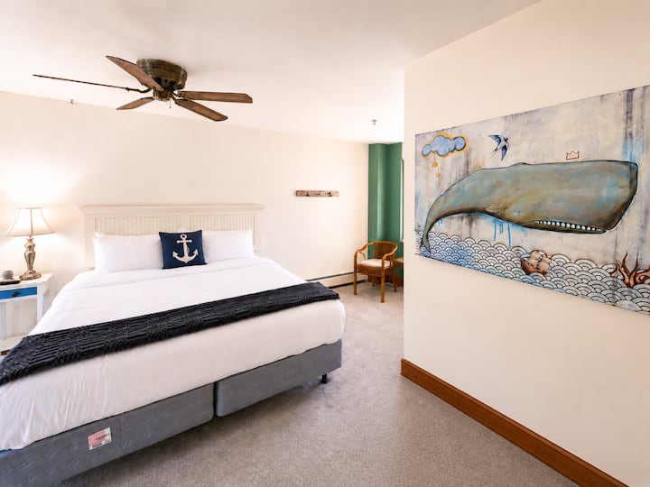 Cozy King Room Near Downtown Camden - Camden, ME