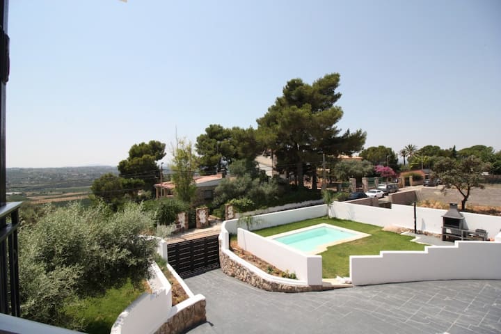 Exclusiva Unidad Con Piscina Por Vlencia. Casa Sol - Montserrat