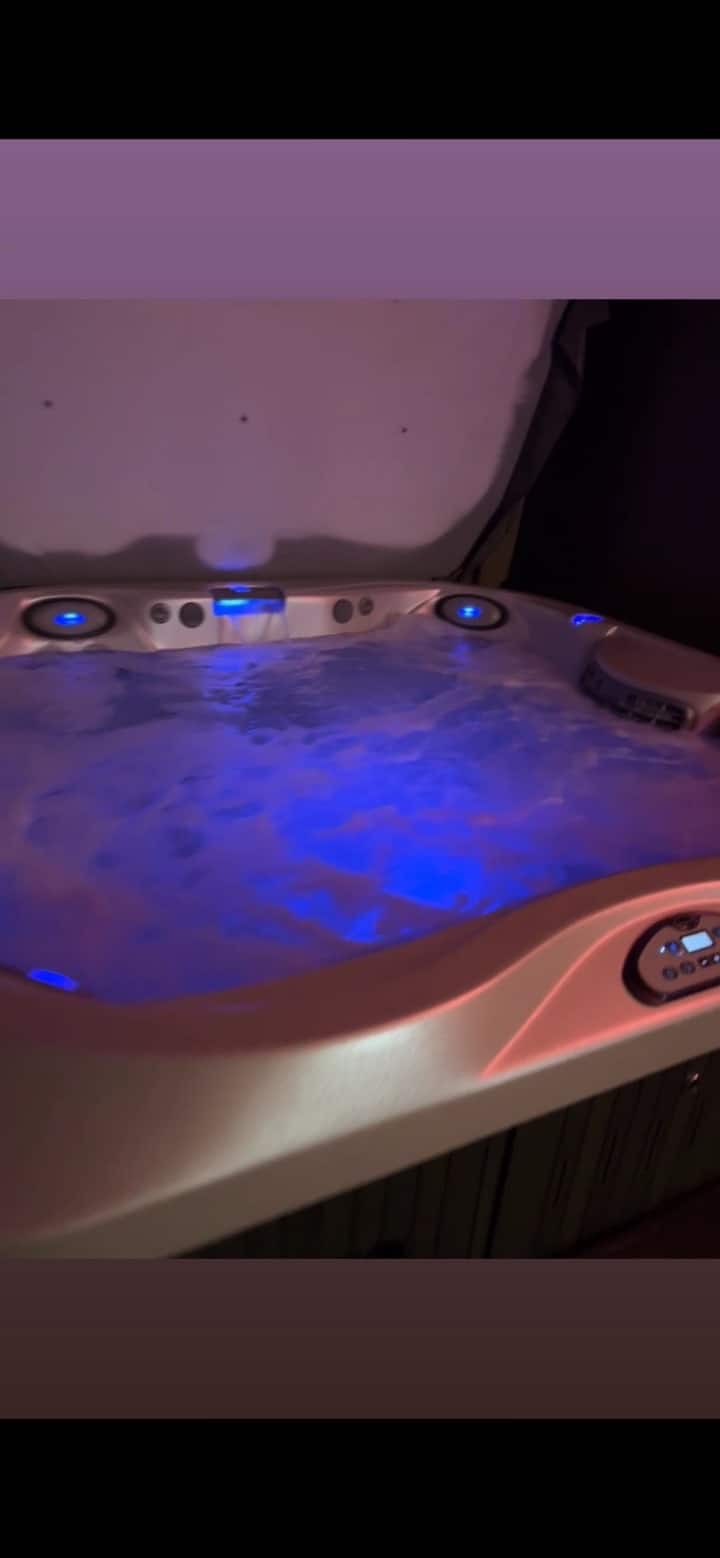 Appartement De 100m2 Avec Jacuzzi à Saarbrucken - Saarbrücken