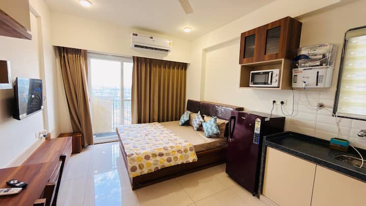 Chic Couple Studio Nr Bombay Hospital|100mbps Wifi - Jaipur