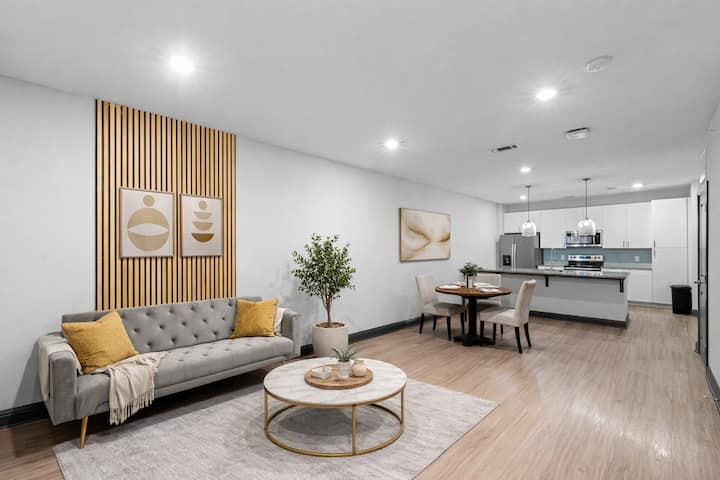 Signature 1br Stay | Resort Pool + Gym Experience - Roanoke, TX