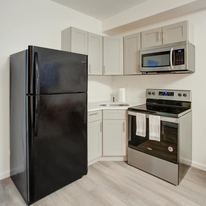 Cozy Center City Studio | By Rafa Properties - Philadelphia