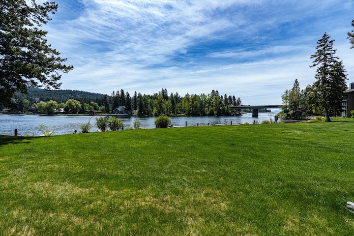 Cozy Bigfork Retreat Near Flathead Lake - Bigfork, MT