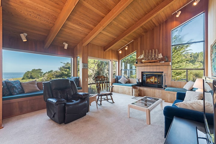 Viglione - Fireplace, Hot Tub, & Ocean Views - Sea Ranch, CA
