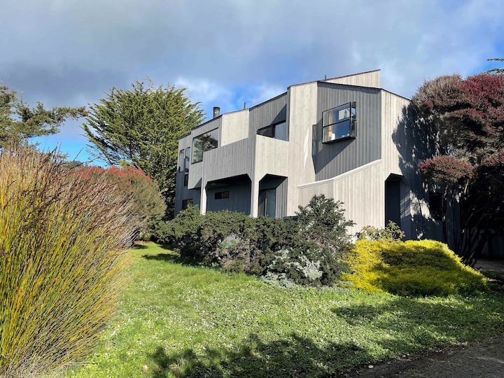Viglione - Fireplace, Hot Tub, & Ocean Views - Sea Ranch, CA