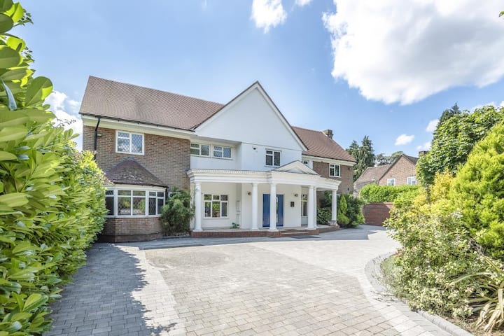 Large House For Contractors And Families - High Wycombe