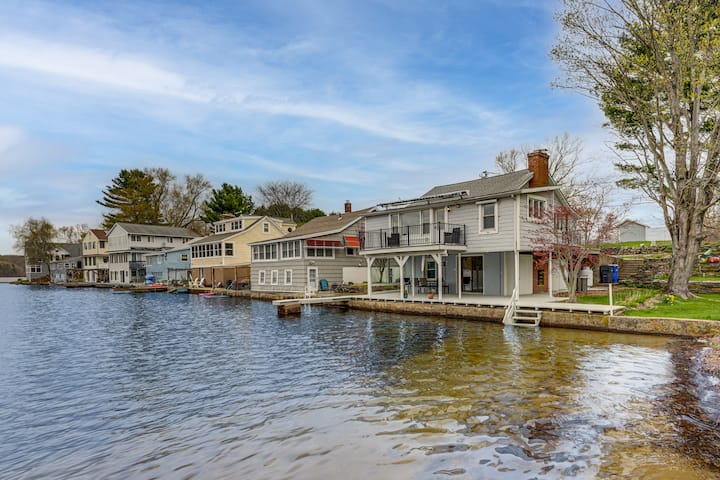Tranquil Waters: Modern Bolton Escape On The Lake - Shenipsit Lake, CT