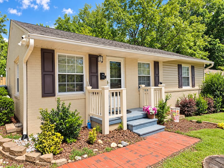 Cozy Raleigh Retreat - Stay Like A Local! - Raleigh, NC