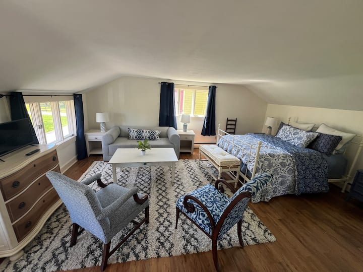 Carriage House Getaway Perfect For World Cup - Rhode Island
