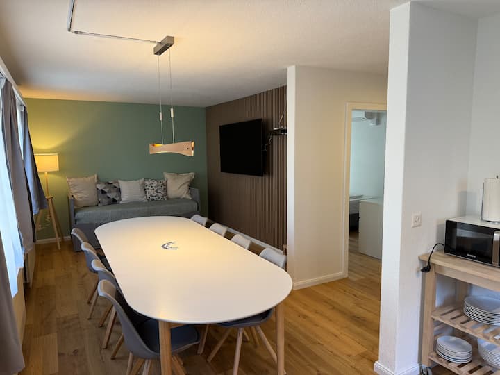 Modern, Bright Apartment By The Aare - 3 Bedrooms - Interlaken